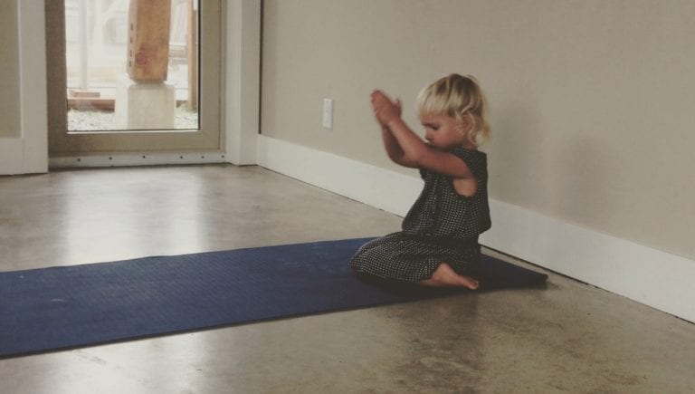 15 Special Minutes: How to Practice Yoga with Your Child