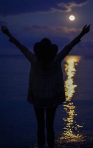 Your Guide To Align With The Moon: Create Your Own Full Moon Ritual ...